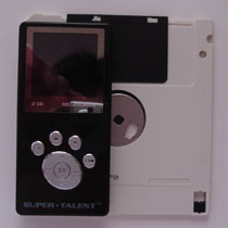 Super Talent Mega Screen MP3 Player - Bjorn3D.com